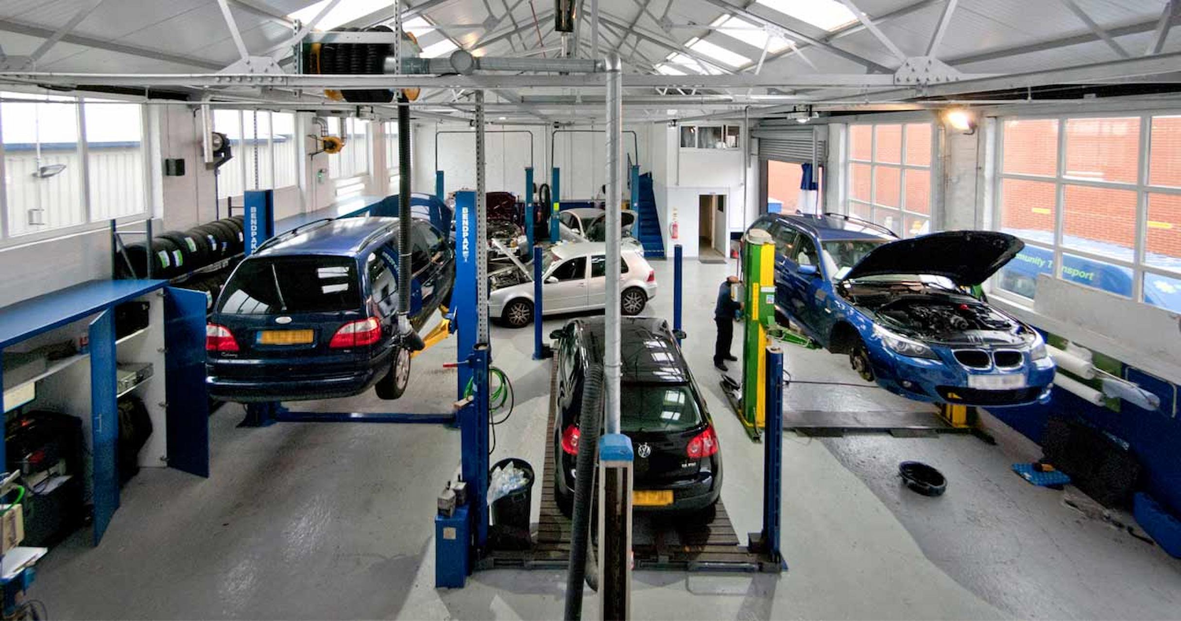 How To Choose The Best Garage Servicing Expert? - Brain Rack
